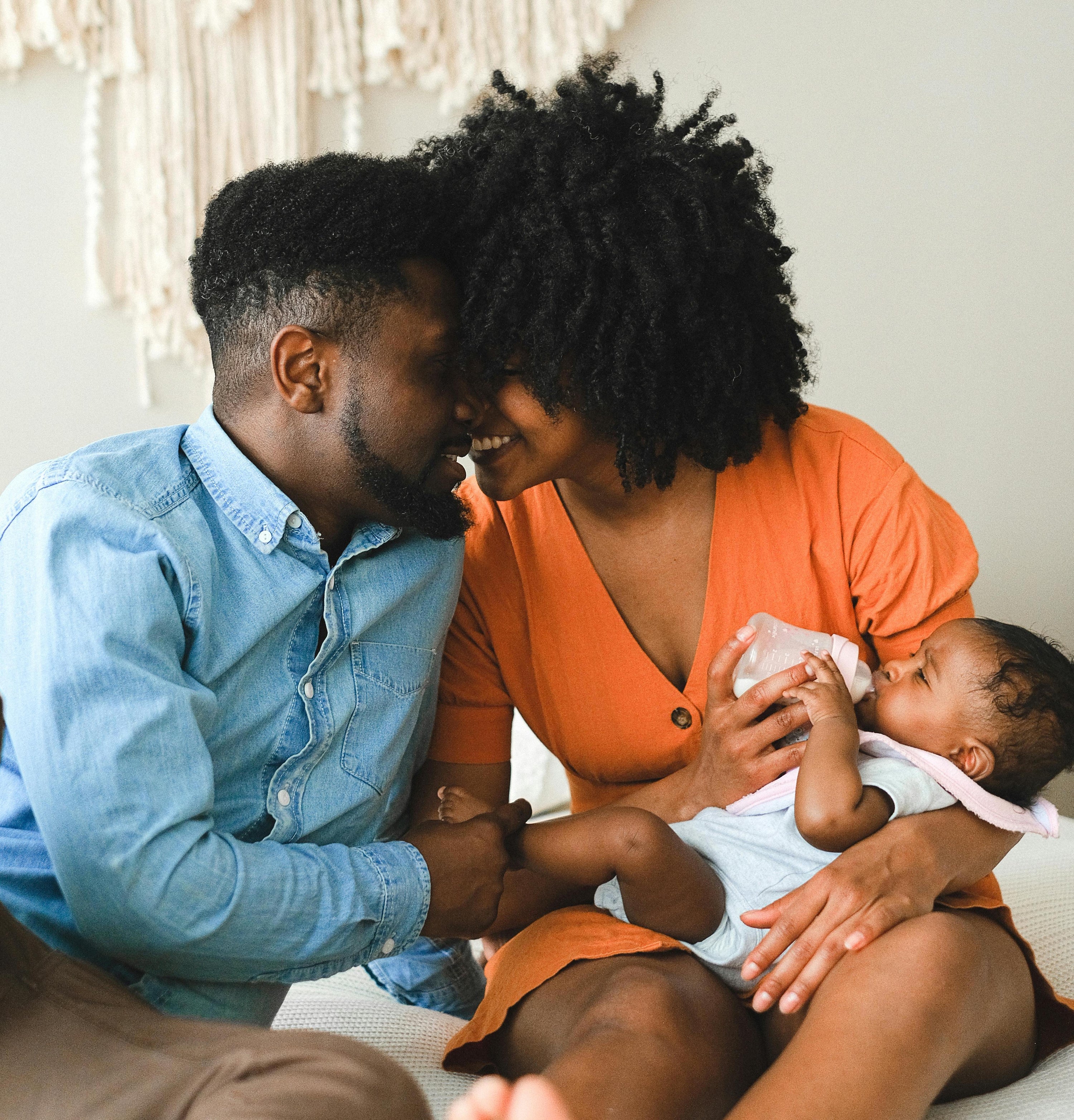 How Dads Can Support Breastfeeding Moms: A Guide for New Fathers – Milkify